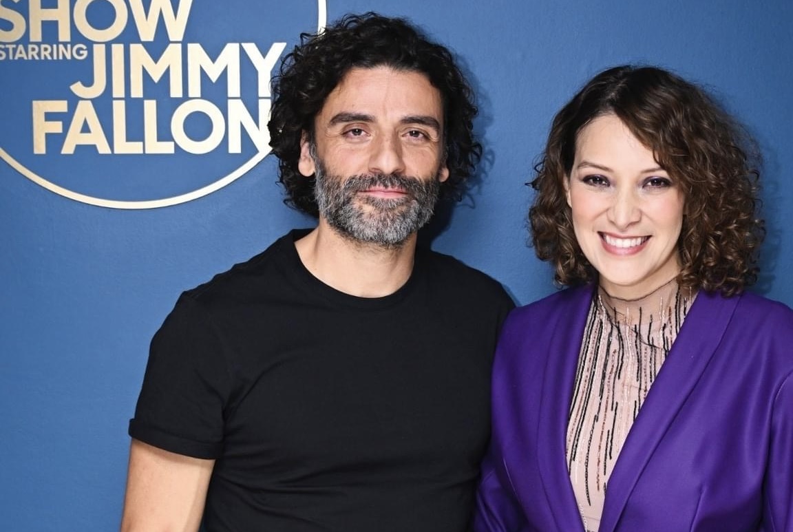 Gaby Moreno y Oscar Isaac interpretan “Luna de Xelajú en el Tonight ...