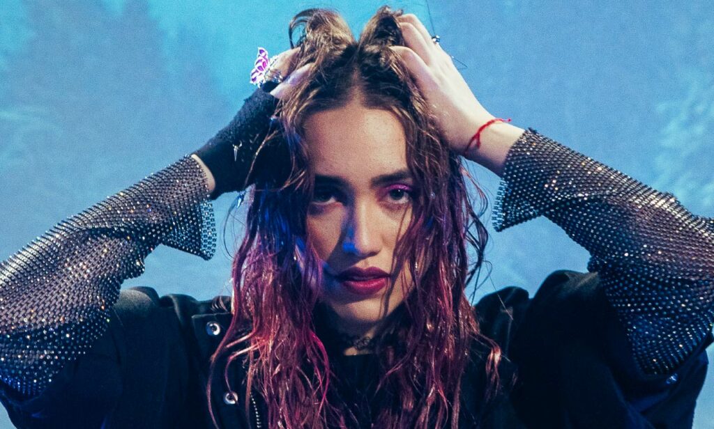 Ela Taubert presenta nuevo tema musical "¿Cómo pasó?" - Chapin Radios