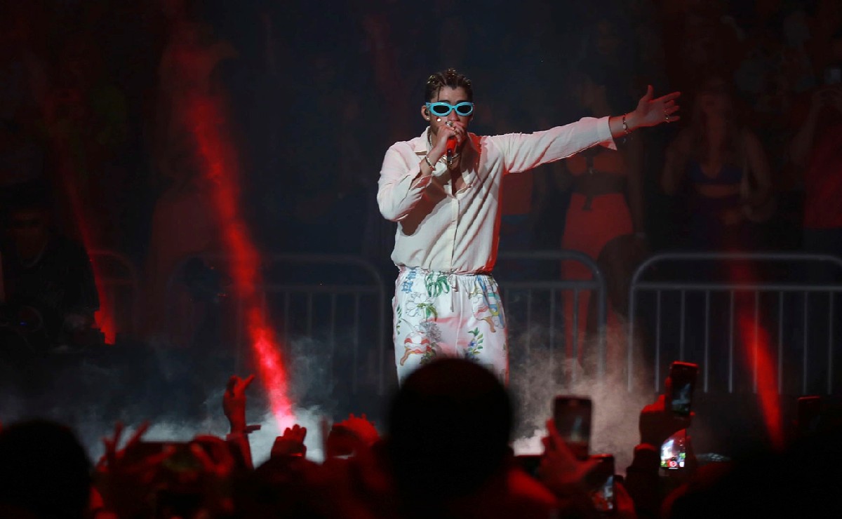 Bad Bunny confirma gira en todo el mundo con su “Debi tomar más fotos ...